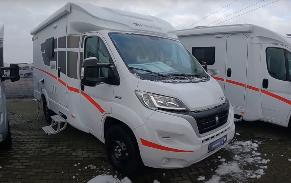 Sunlight T 58 » Kurzer Teilintegrierter mit toller Raumnutzung aus dem ...